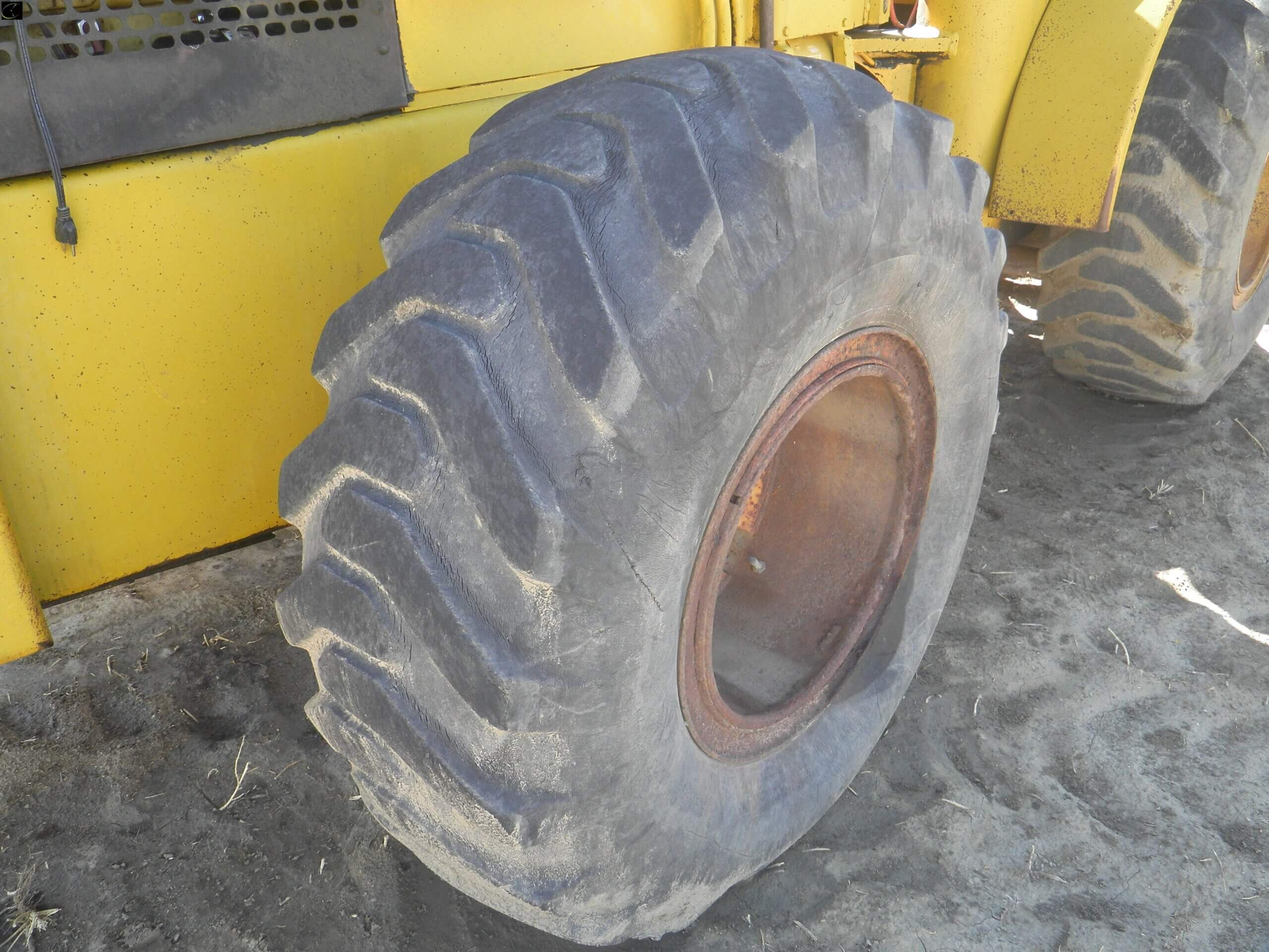 1972 John Deere 644-A wheel loader - AMA Auctions