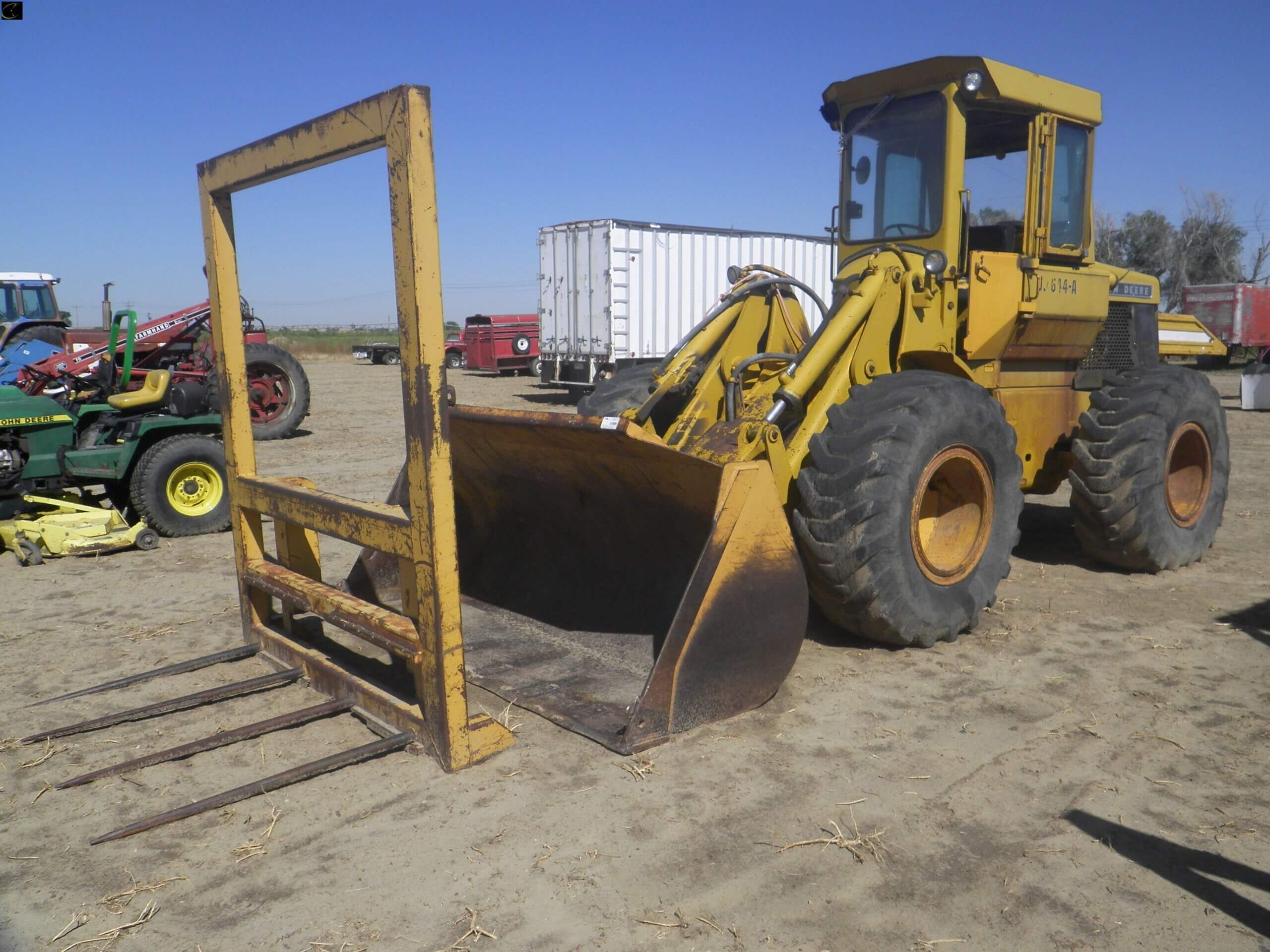 1972 John Deere 644-A wheel loader - AMA Auctions